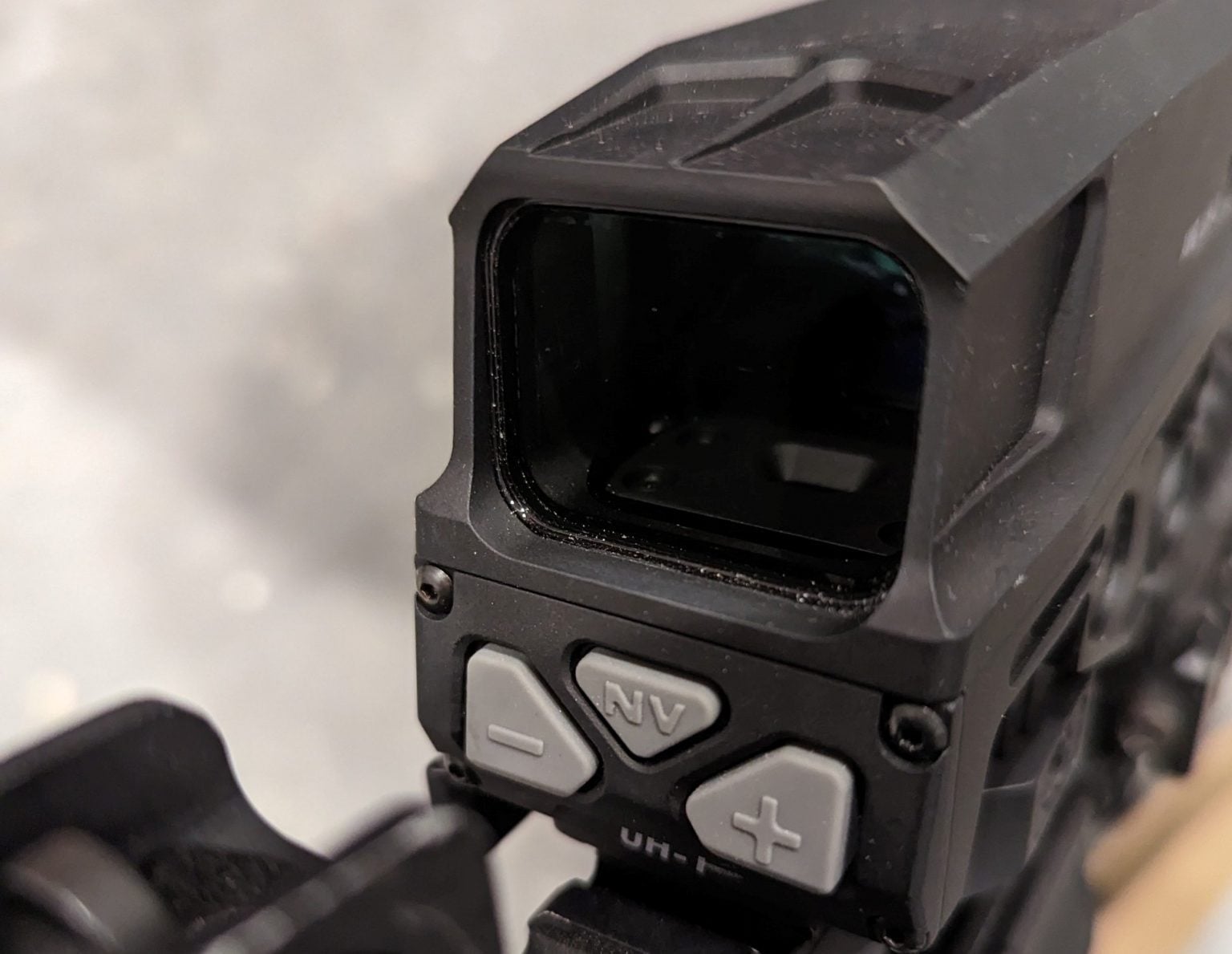 Vortex AMG UH-1 Gen 2 "Huey" — A Versatile Holographic Sight